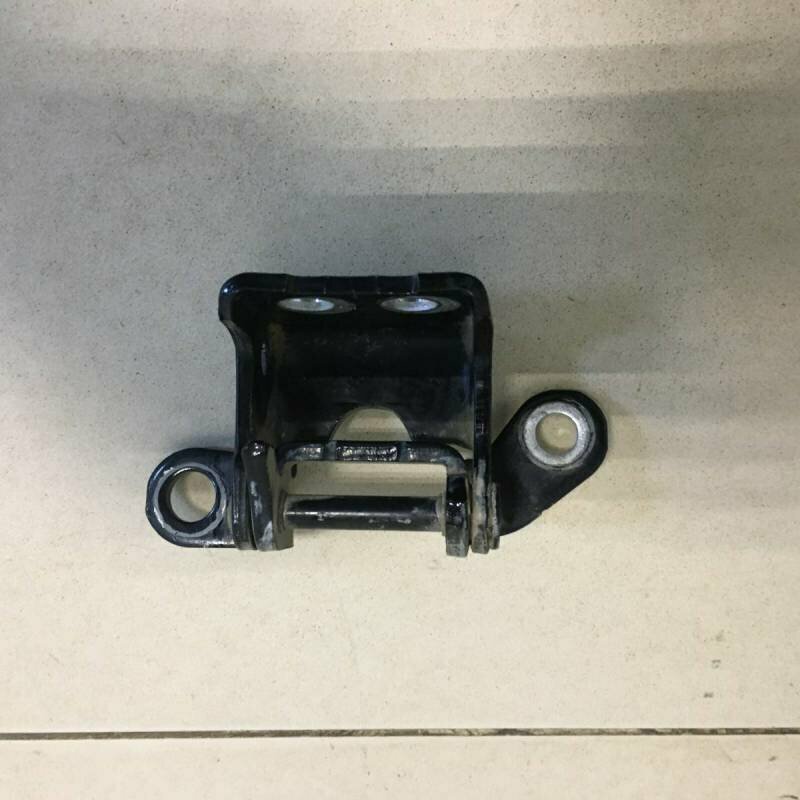 Петля двери задней левой верхняя Honda CR-V 2007-2012