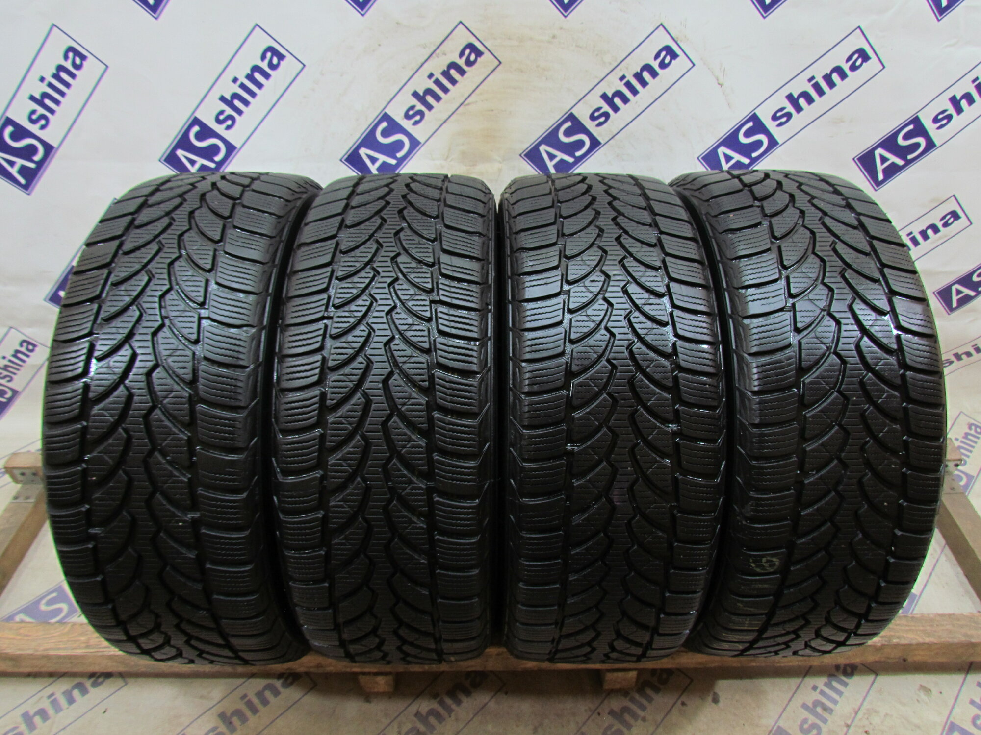 Bridgestone Blizzak LM-32 205 55 R16 зимние БУ шины 10-20% износ , артикул 01093
