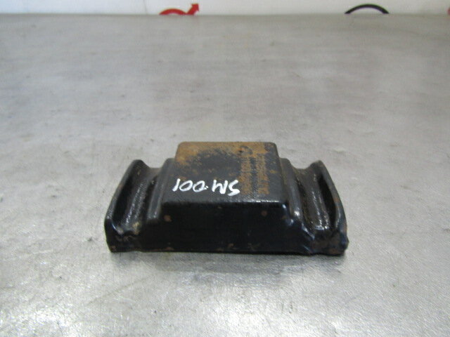 Проставка передней рессоры под стремянки SHACMAN