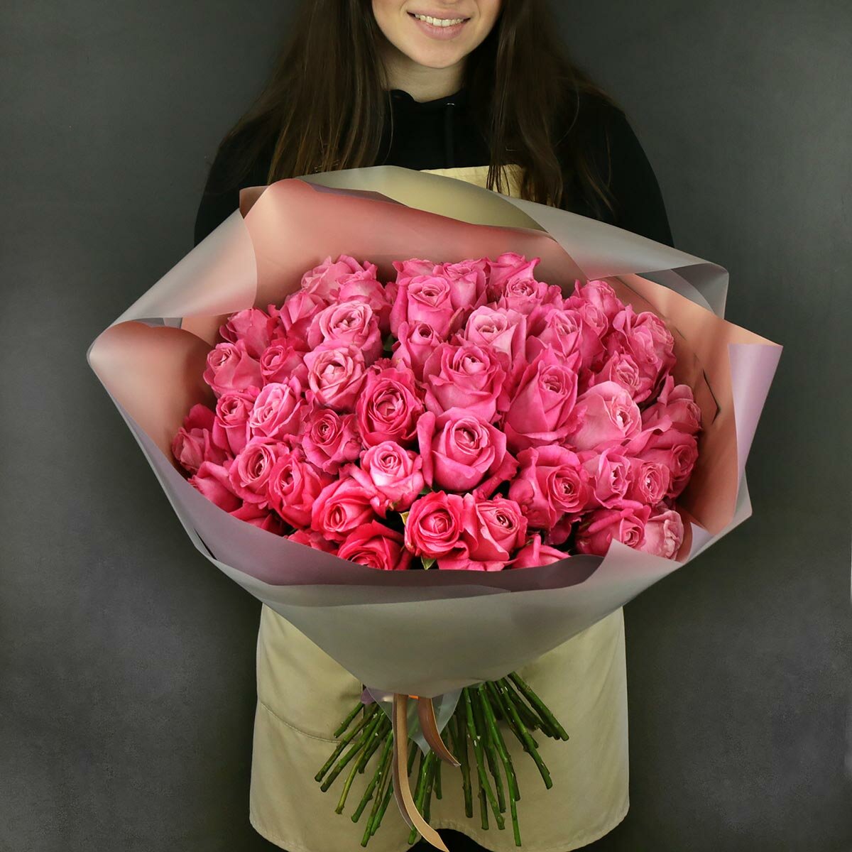 Букет Букет Маркет "Розовые розы", монобукет, 51 цветок, высота 60 см