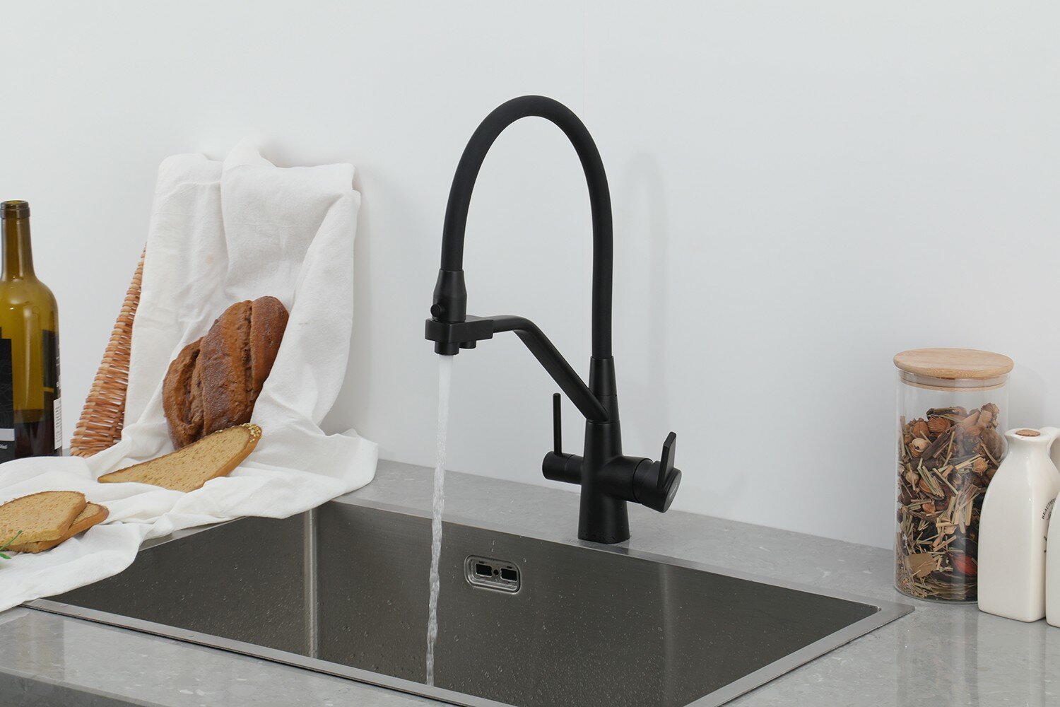 Смеситель для кухни FRAP F43550-6 черный с выходом под фильтр