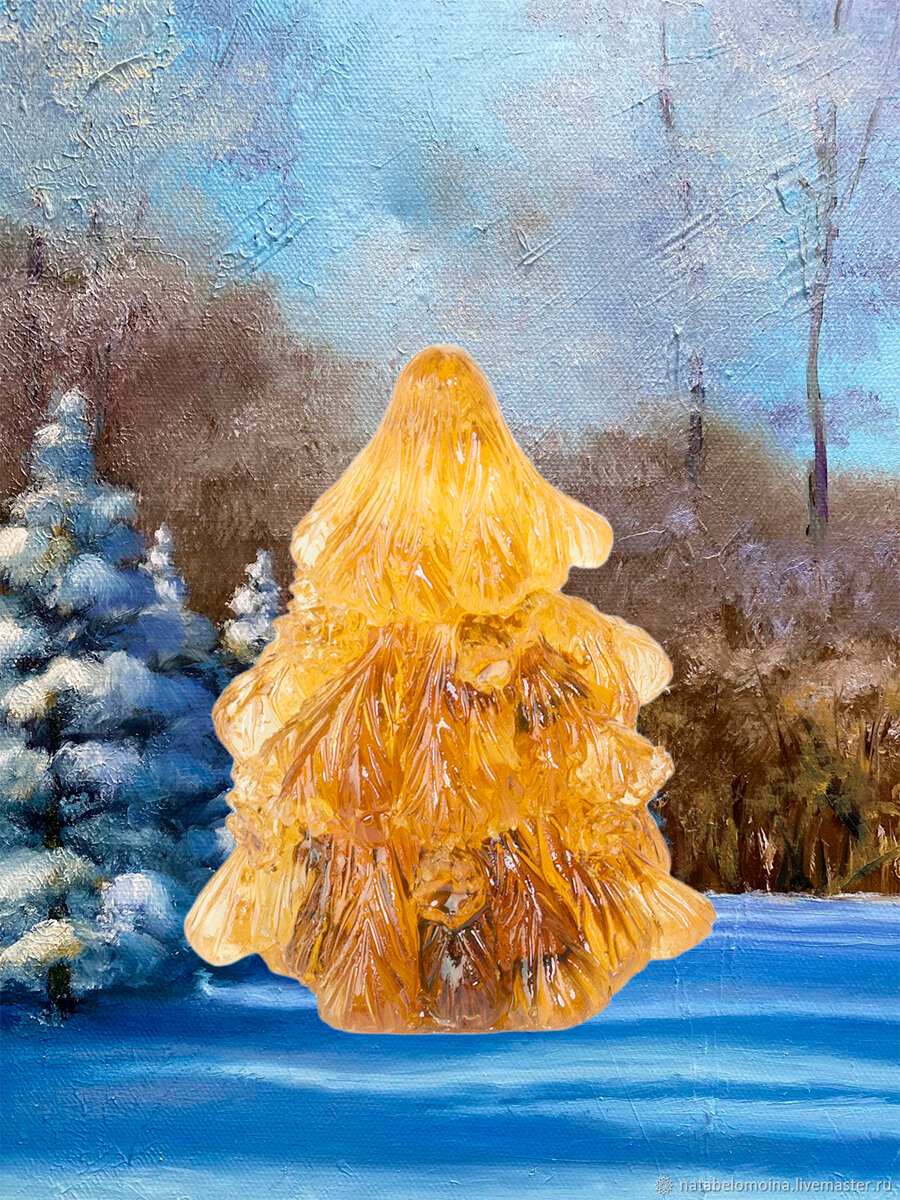 Фигурка " Елочка малая" из натурального янтаря и эпоксидной смолы