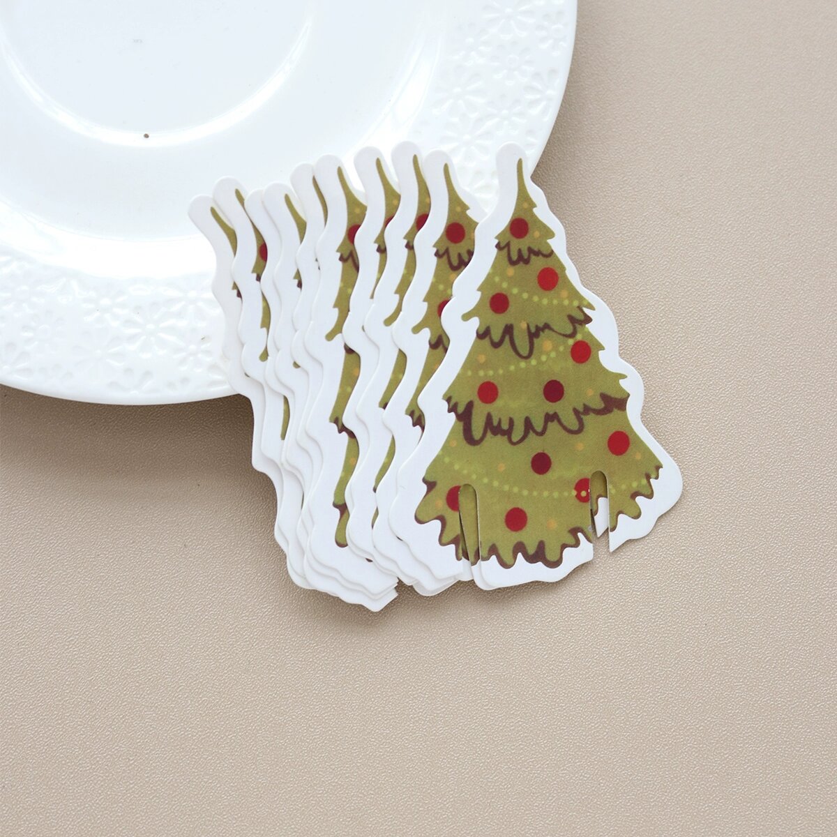 Карточка-украшение для бокала вина в виде рождественской шапки, для праздничного оформления, для бара, для красного