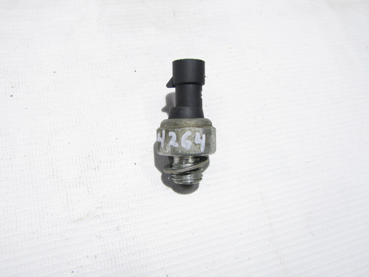 Датчик давления масла 96494264 25036834 96802844 Опель Антара Шевроле Каптива 2,0-2,4 литра