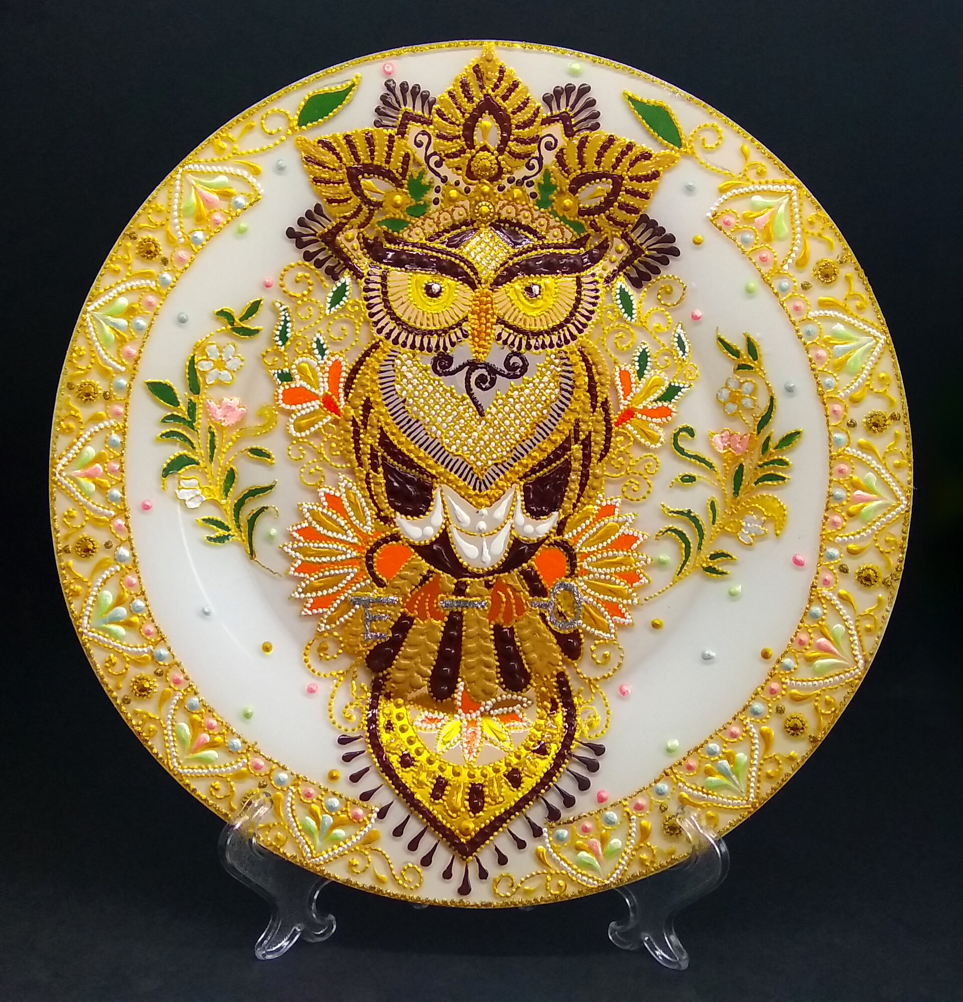 Стеклянная декоративная тарелка, расписанная вручную. "Совушка с ключом"