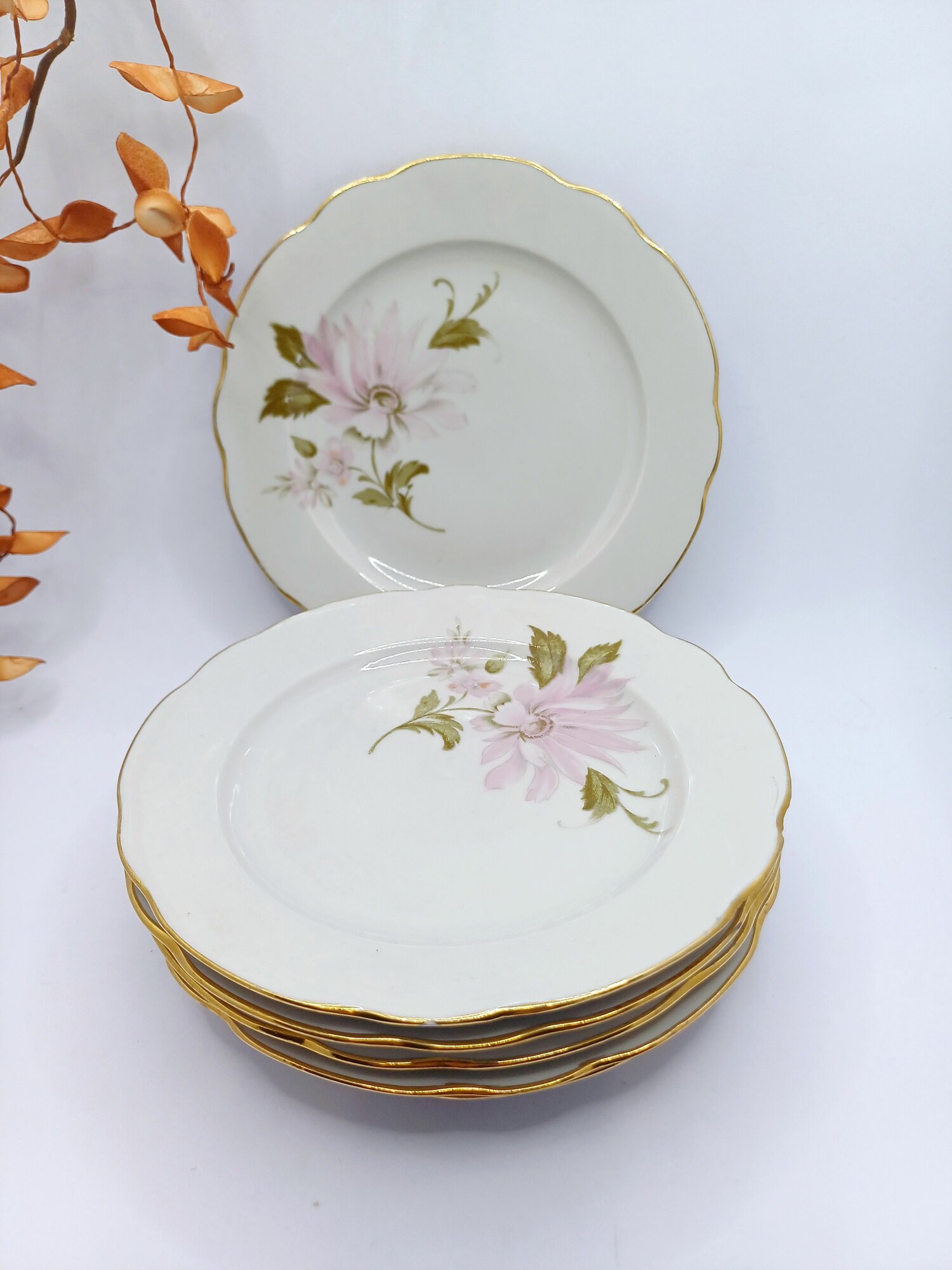 Набор десертных тарелок Хризантемы 6 штук винтажный, фарфор, золочение, Дулево СССР