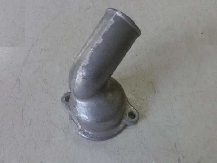 Крышка корпуса термостата. УАЗ дв. УМЗ-421