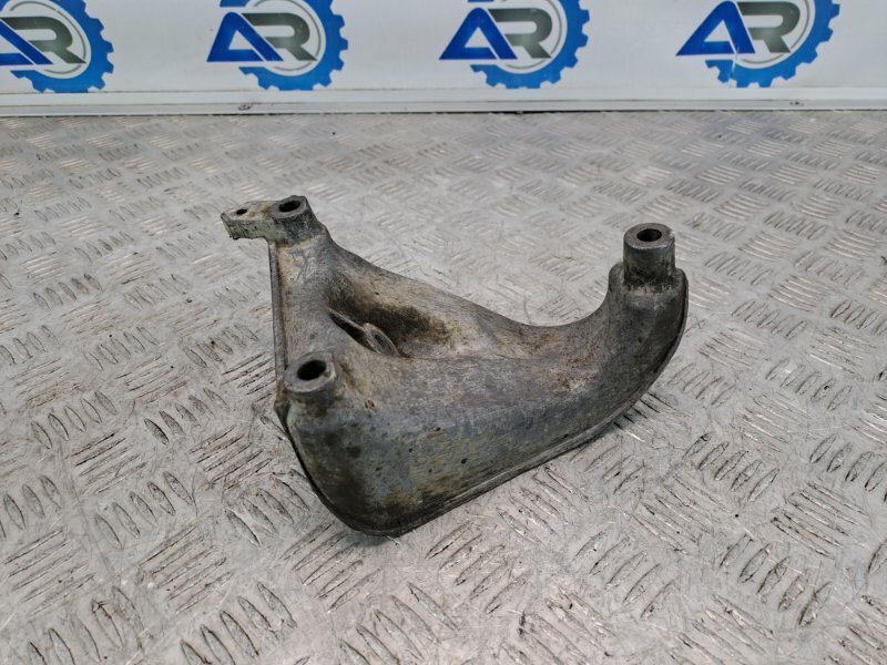 Б/У Кронштейн двигателя Audi A8 S8 D2 / Ауди A8 S8 D2 4.2 ABZ 300Л.С