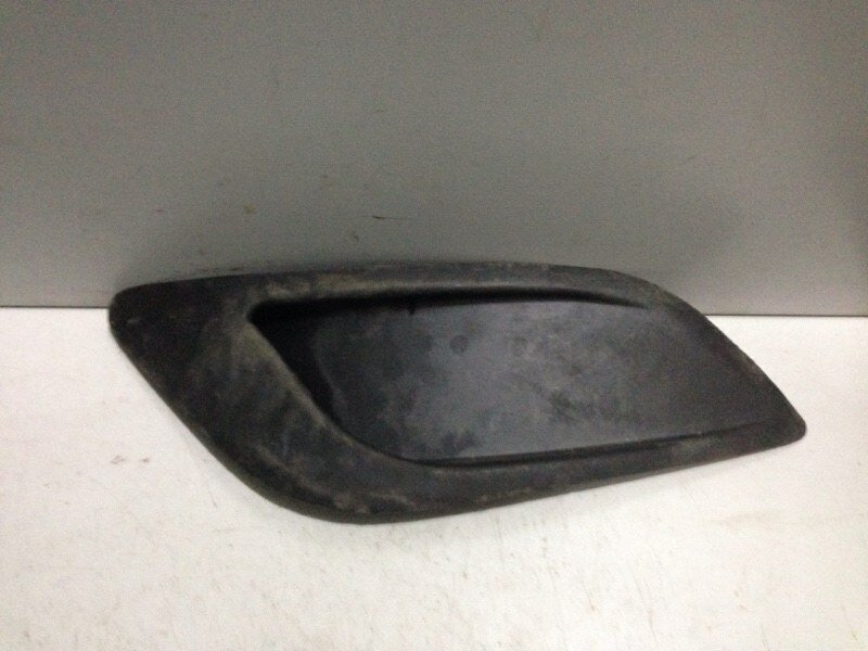 Б/У Накладка ПТФ левая (без отверстия под ПТФ) Ford Focus 2 08-б/у , Форд Фокус 2 Накладка ПТФ Ford Focus 2007-2011 2 Лев. 8...