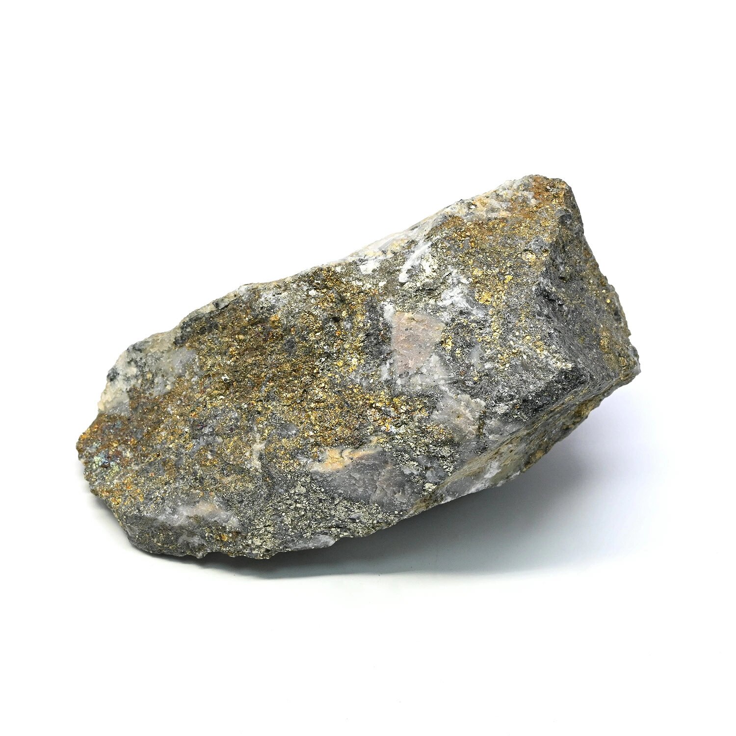 Камень халькопирит в породе 79*52*35мм, 231г .