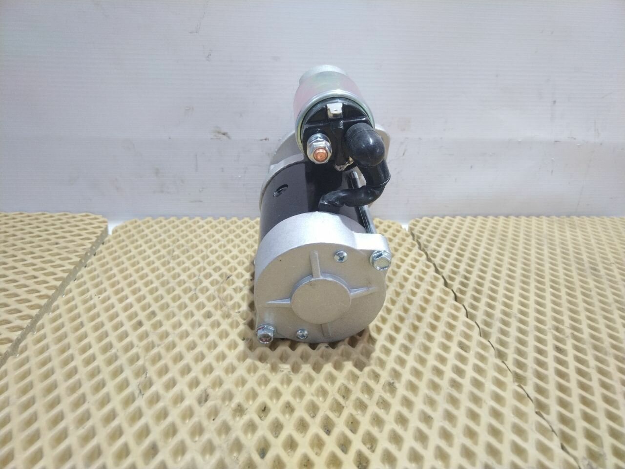 Стартер Bosch L 014979, для Nissan Navara/Frontier, Terrain II, внедорожники