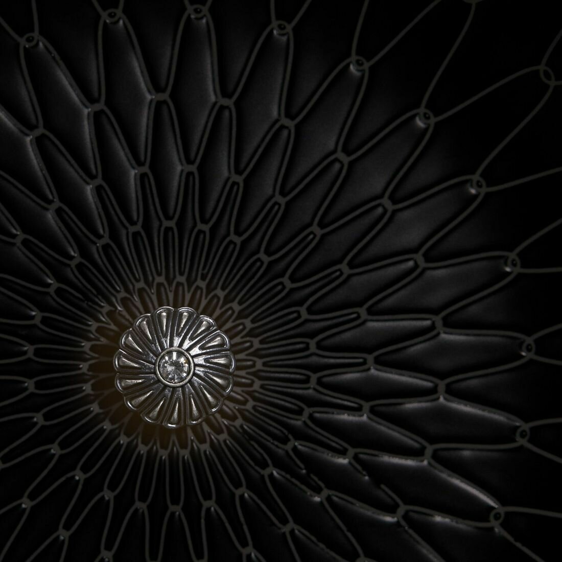 Ручка мебельная кнопка металлическая Dalia античный никель