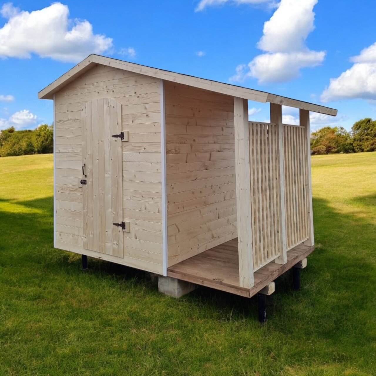 Бытовка деревянная Хозблок