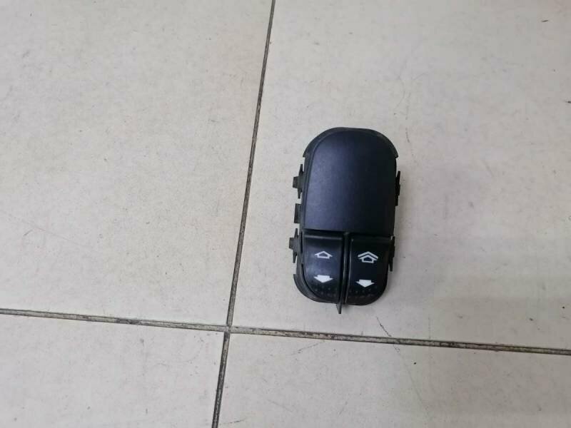 Блок управления стеклоподъемниками Ford Focus 1 1998-2004 кат.номер: YS4T14529AB