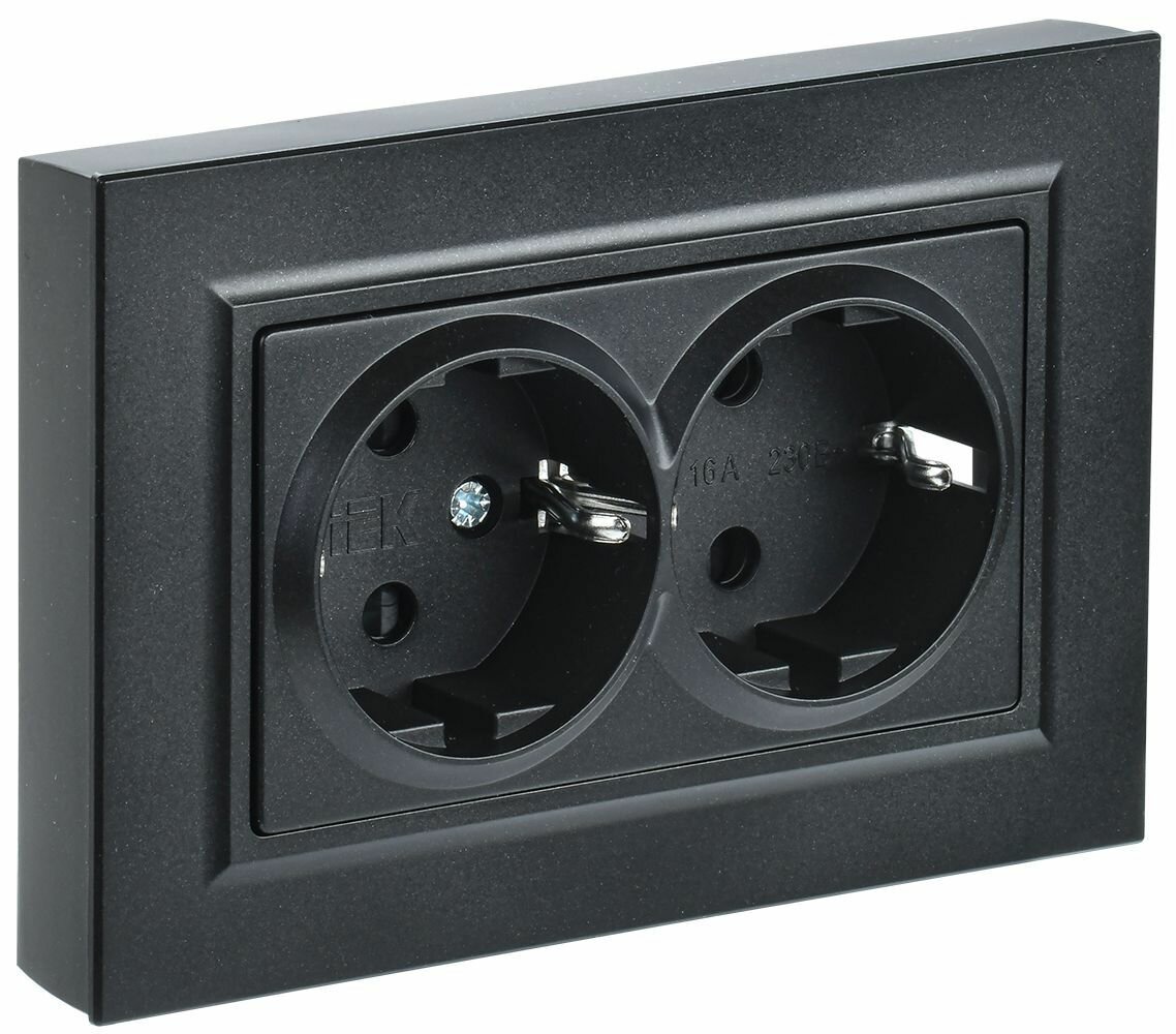 Розетка встраиваемая черная двойная с заземлением, без шторок, с рамкой, 16А, IP20, IEK Brite, BR-R21-16-K02-F