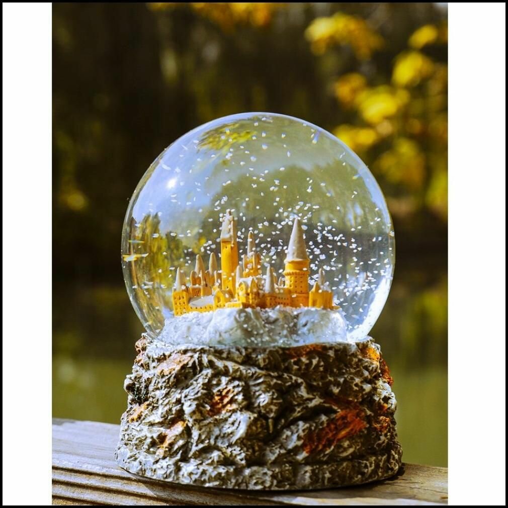 Сцена в замке Гарри Поттера Снежный ком, диаметр 10 см.