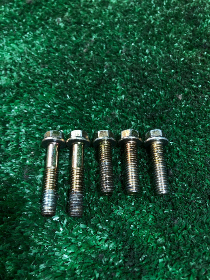 Болты редуктора 1E40QMB