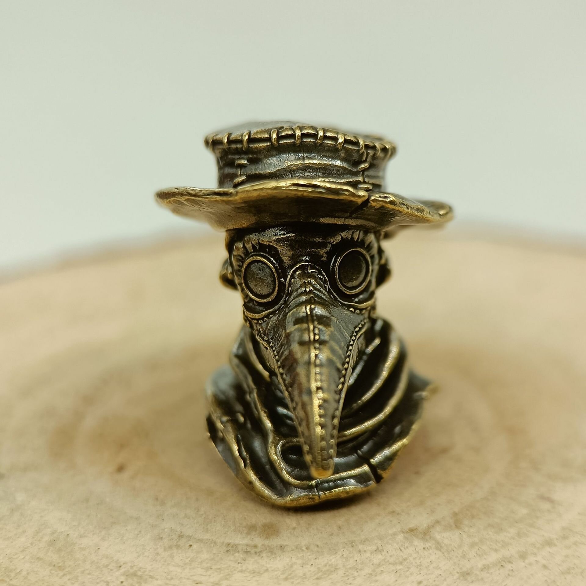 Чумной доктор / Бусина на Темляк / Брелок (Большая)