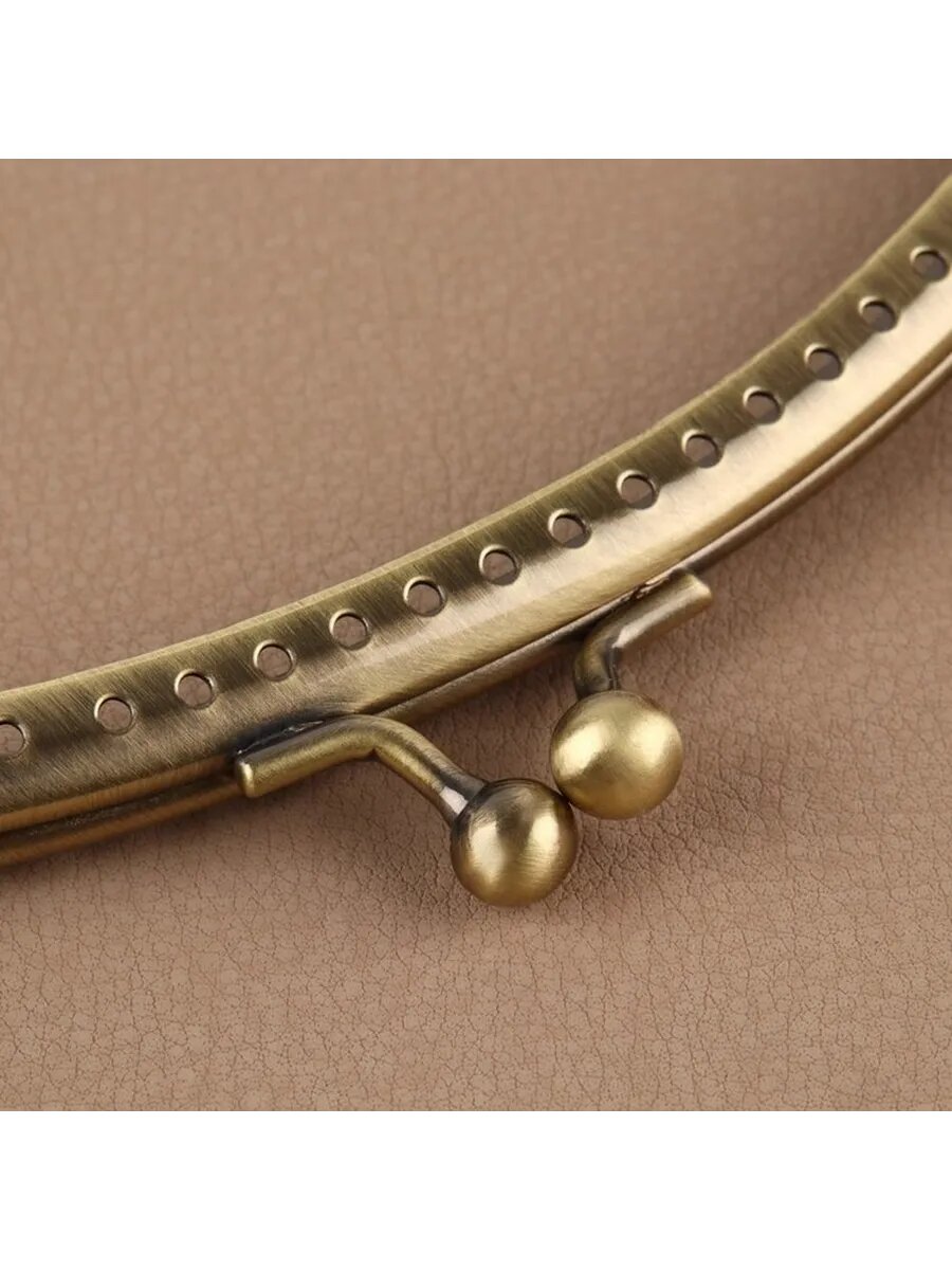 Пришивной полукруглый фермуар для швейных изделий