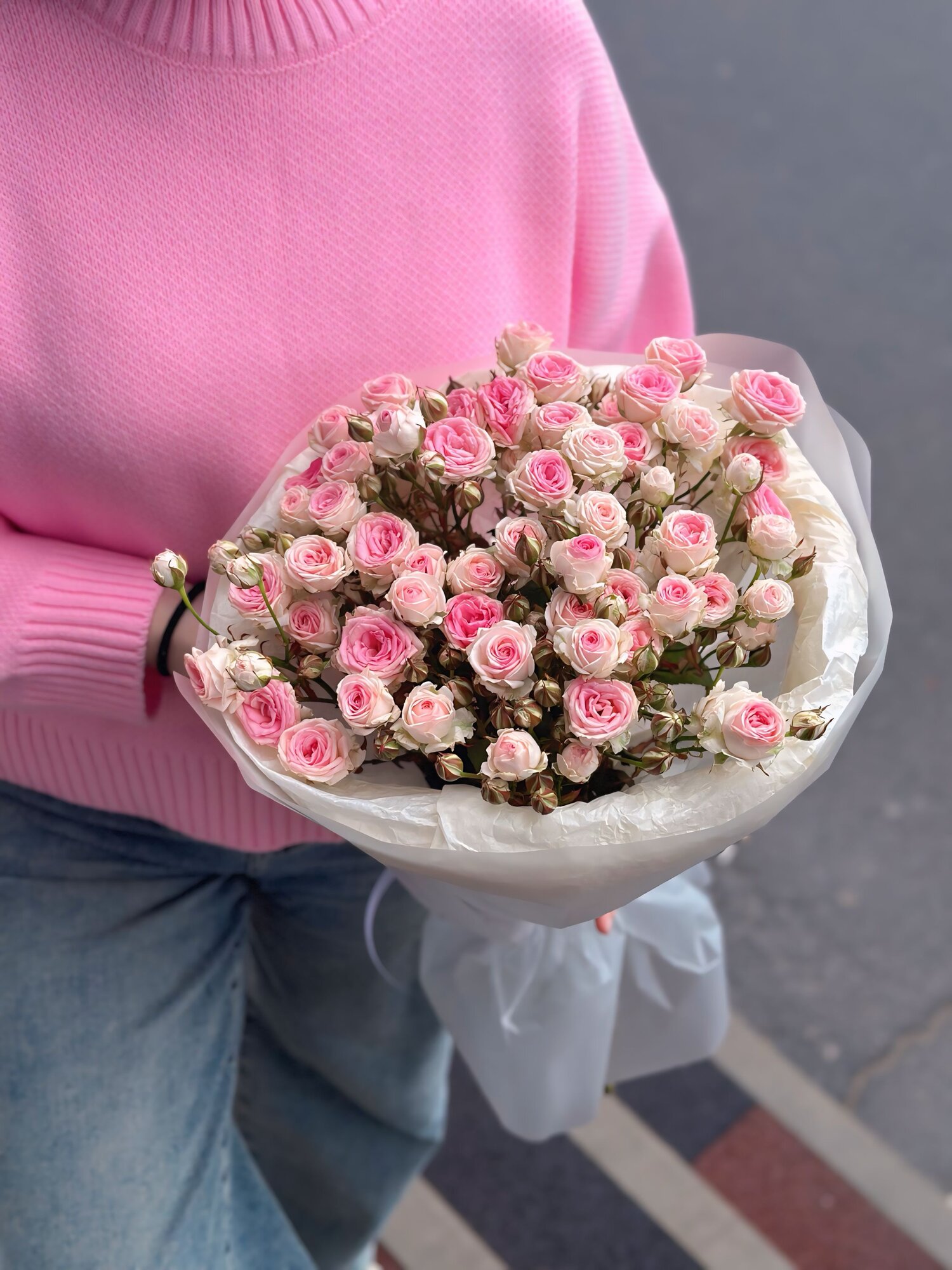 Букет кустовых роз Liana Flowers "Кэйт Лун", 7 веток, 50см, розовый