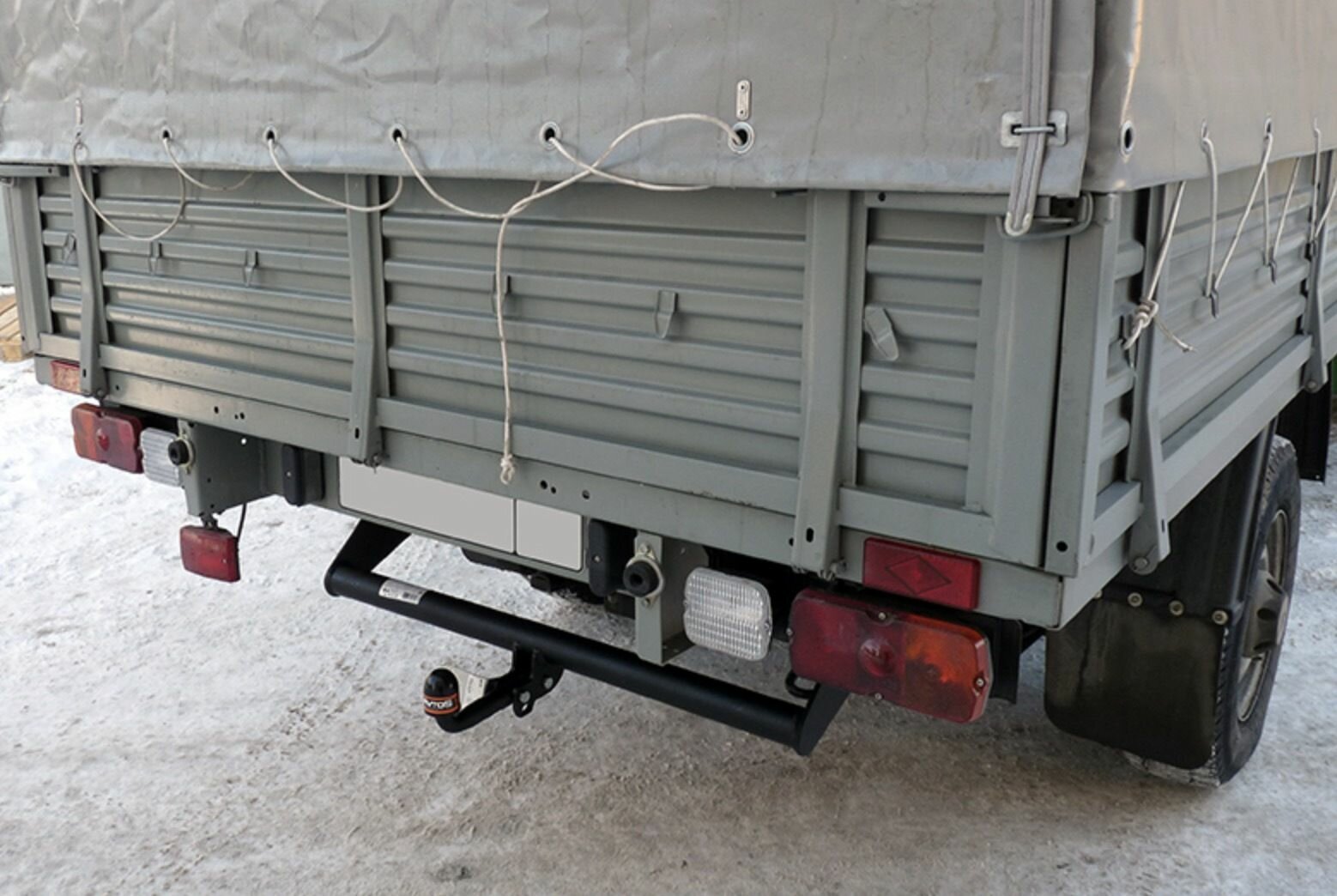 Фаркоп AvtoS для УАЗ 23602 CARGO (2011-) / 236022 PROFI (2017-) с универсальной электрикой и сертификатом в комплекте, арт.(UAZ-09+electr)