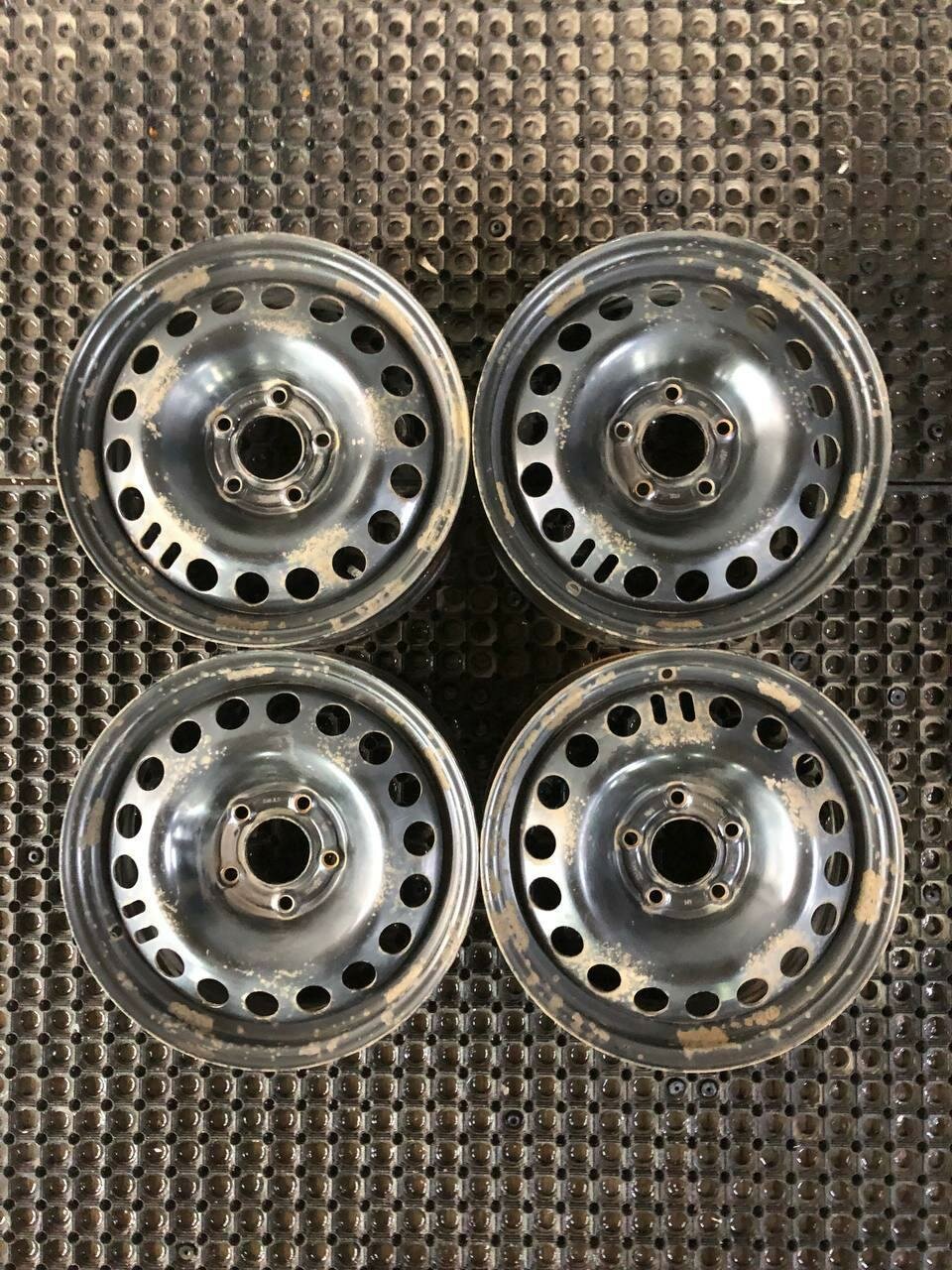 Колесные диски Штампованные 16x6.5 PCD 5x114.3 D70.1 ET41 (оригинал)