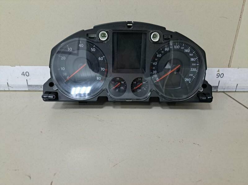 Панель приборов Volkswagen Passat B6 2005-2010