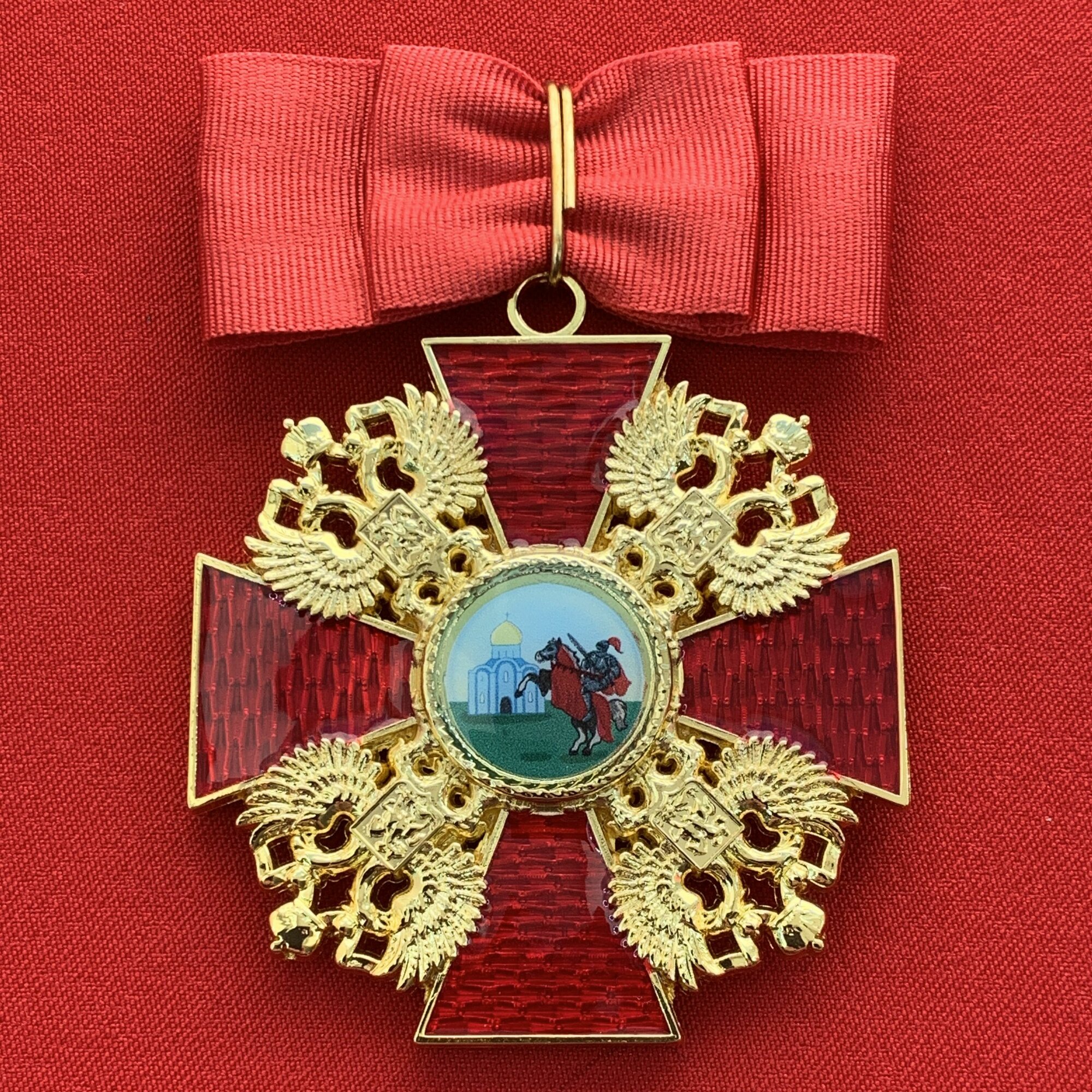 Орден Александра Невского средний, с бантом из муаровой ленты. Полноразмерный муляж LUX. Размер 80х55 мм.