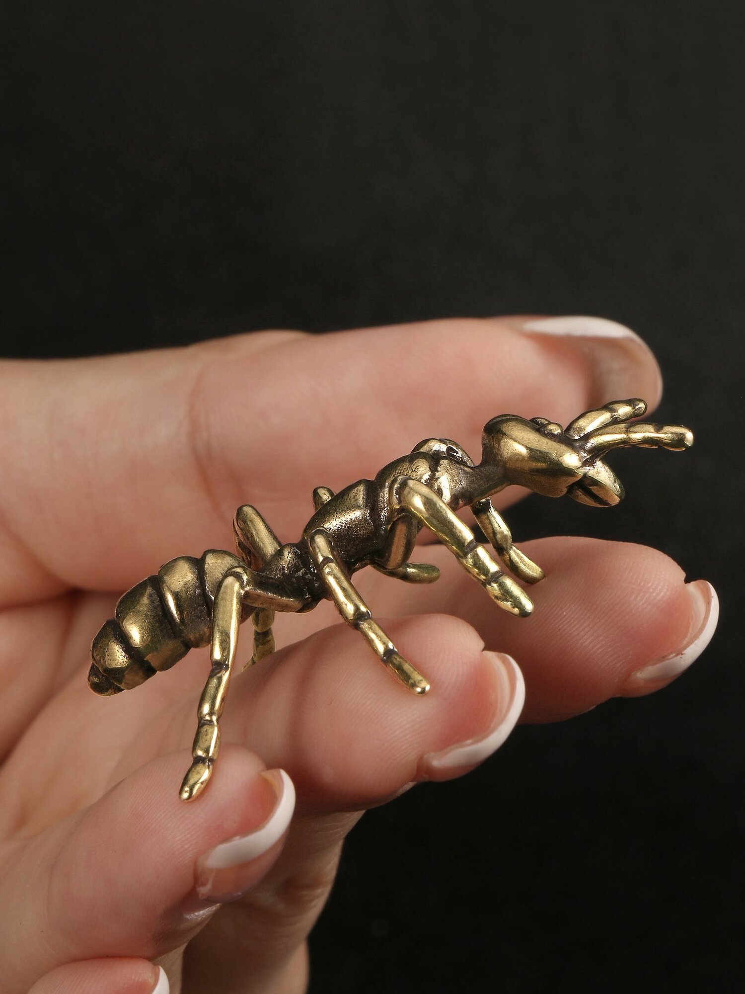 Статуэтка из латуни для домашнего декора ретро стиль, тонкие детали, элегантный дизайн