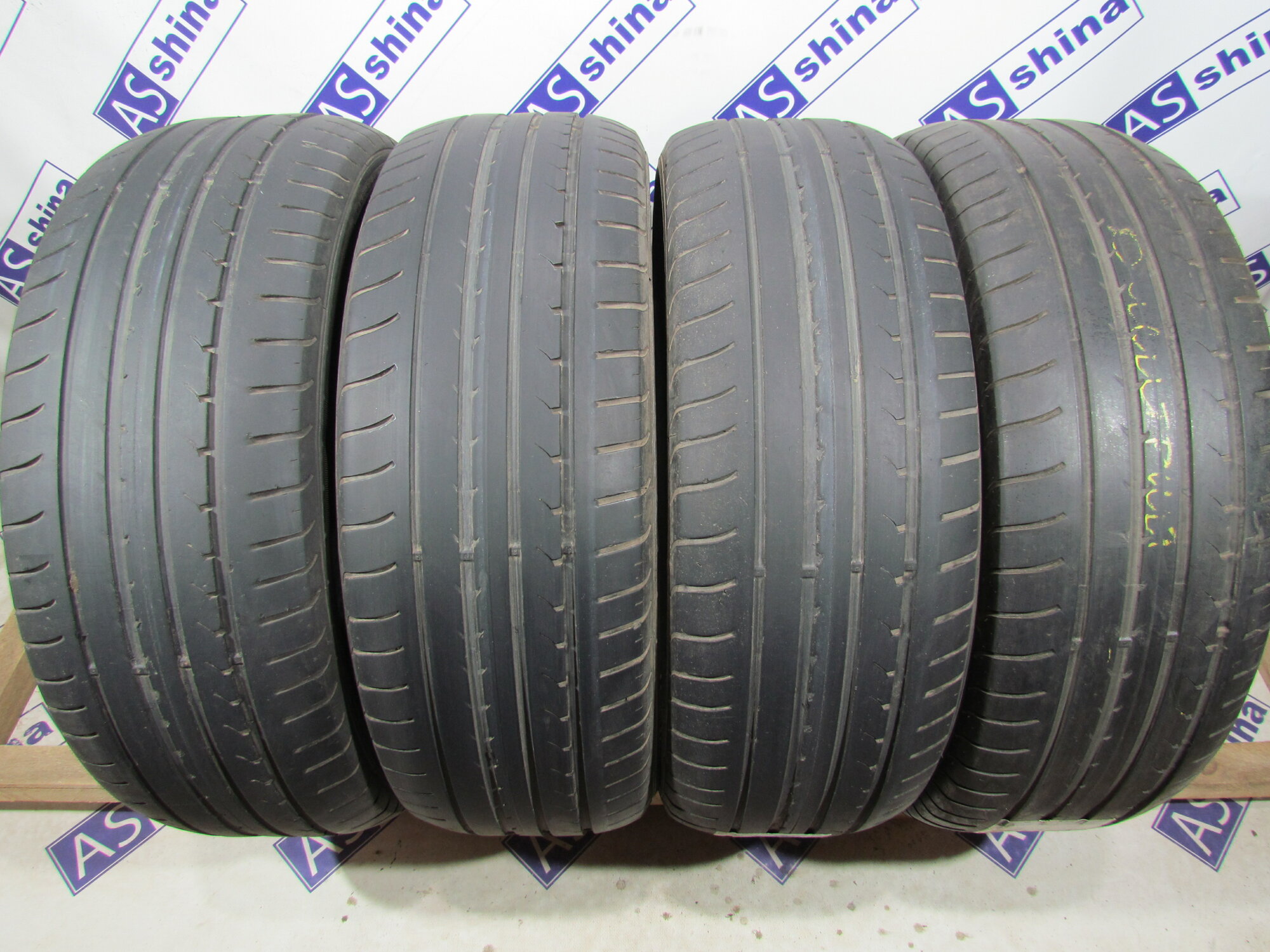 Goodyear EfficientGrip 235 60 R17 летние БУ шины более 35% износ , артикул 0009024