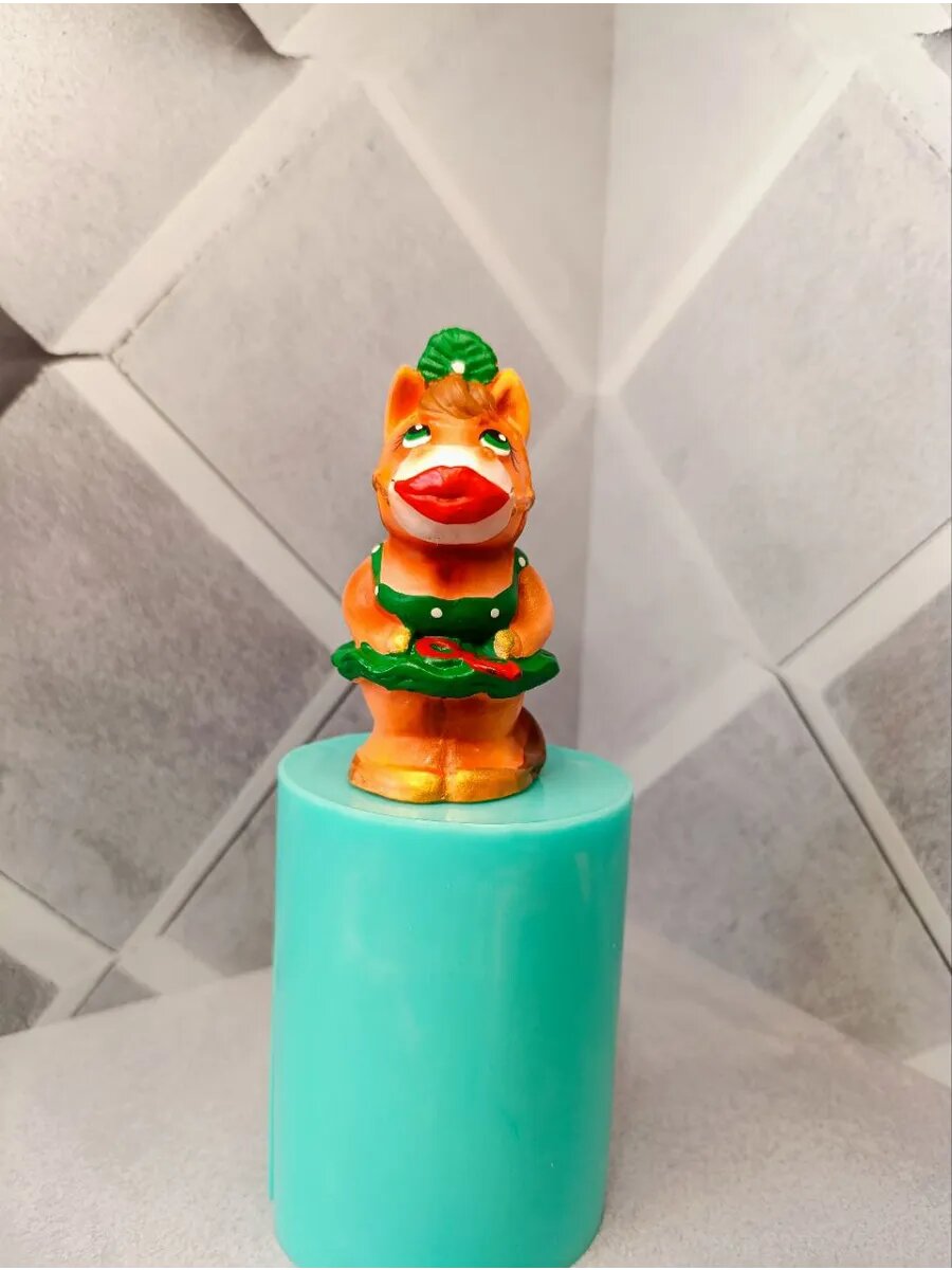 Молд силиконовый "Лошадь Рыжая". Высота готового изделия 10 см.