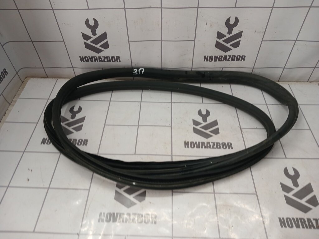 Уплотнитель двери Skoda Fabia 2007-2015