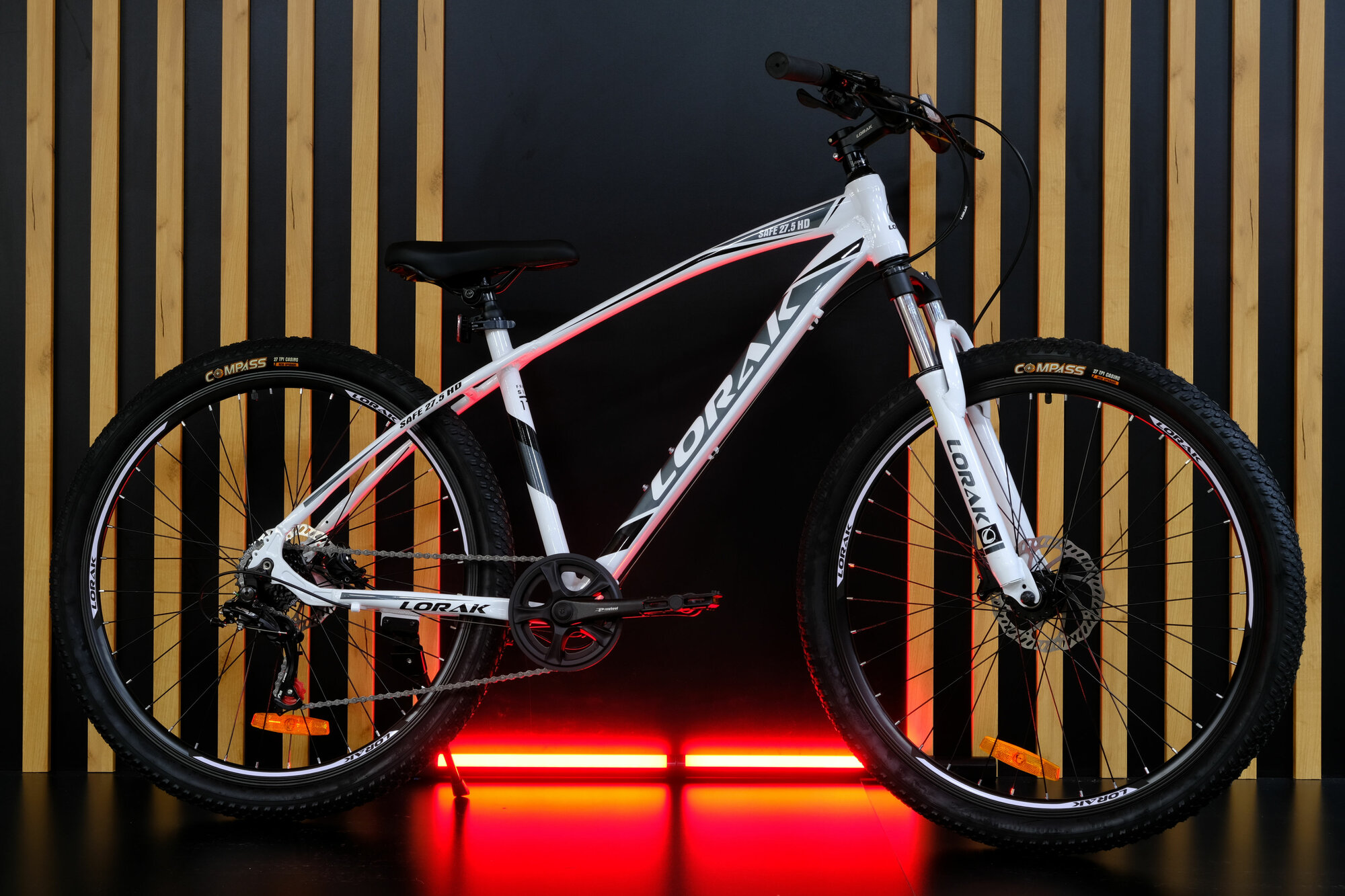 Велосипед горный LORAK Safe 27,5 HD Белый/Черный под рост 155-173 см, алюминиевый, гидравлические тормоза