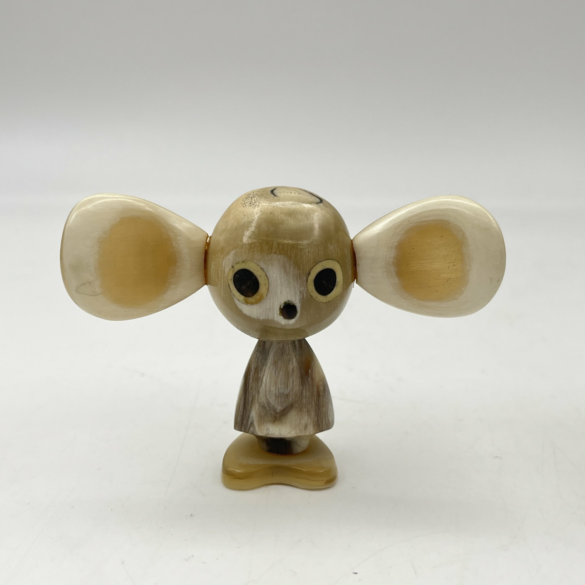 Статуэтка "Чебурашка", рог, резьба, СССР, 1980-1990 гг.