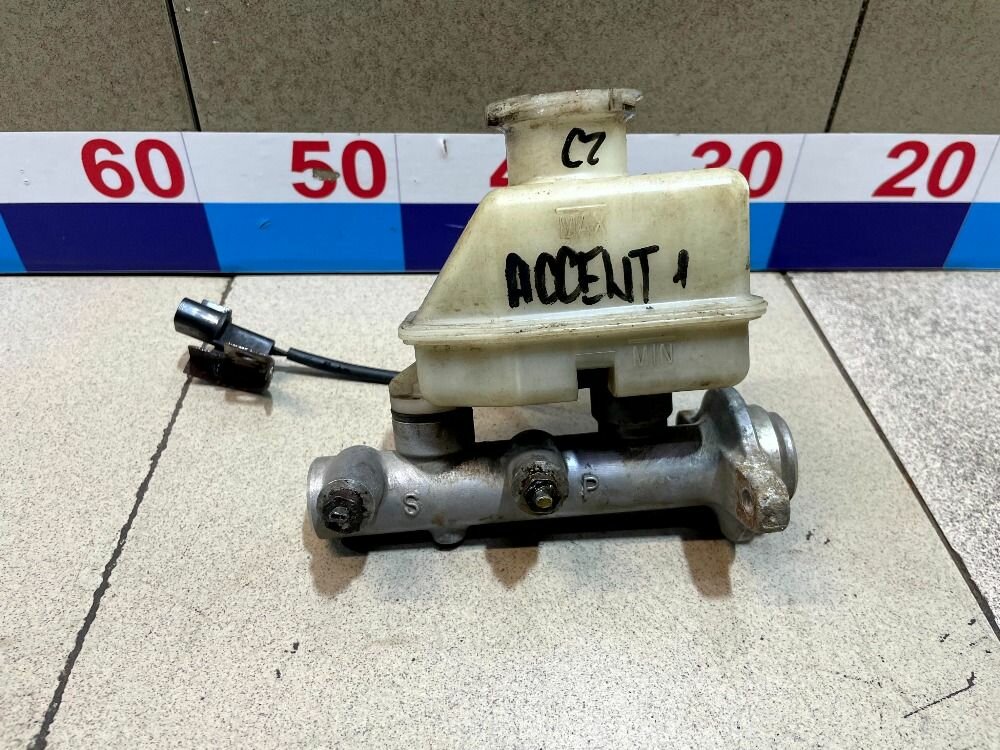 Главный тормозной цилиндр Hyundai Accent I 5851022310