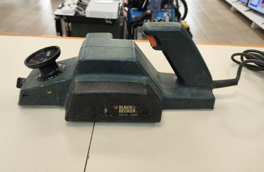 Электрорубанок Black & Decker KW750 500W,Б/У,Уценка