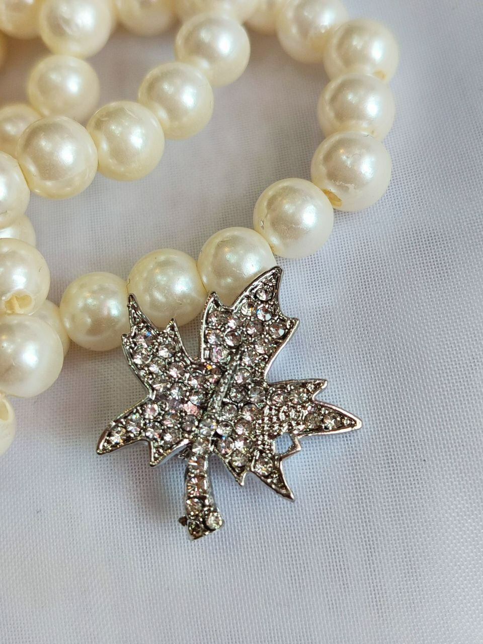 Брошь, стразы