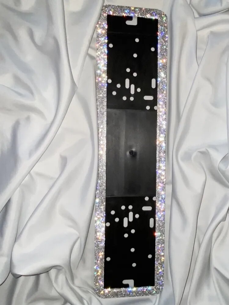 Рамка номера автомобиля со стразами