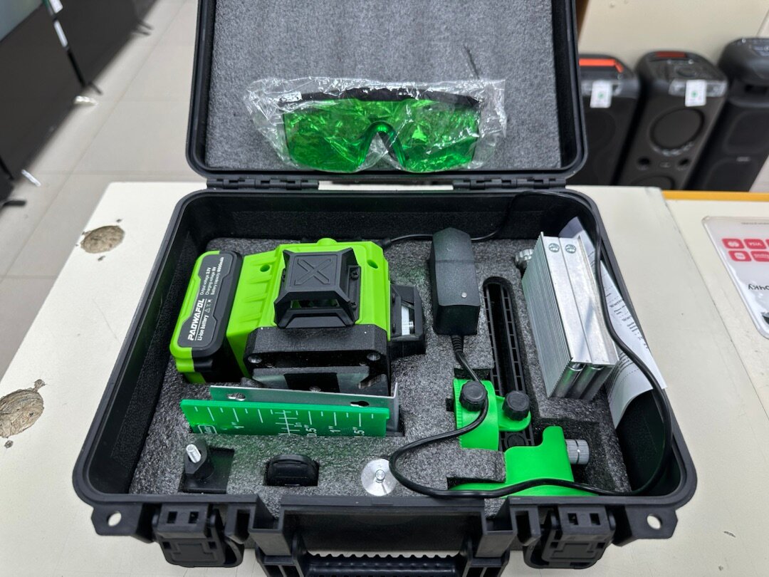 PAOWAFOL Лазерный уровень/нивелир Зеленый луч, Б/У, Уценка