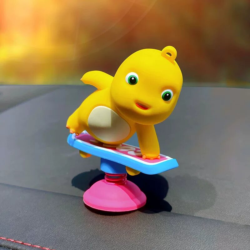Молочный Дракон Shake Toy для приборной панели автомобиля, стиль Скейтборд, милый декор для снятия стресса, 1 шт