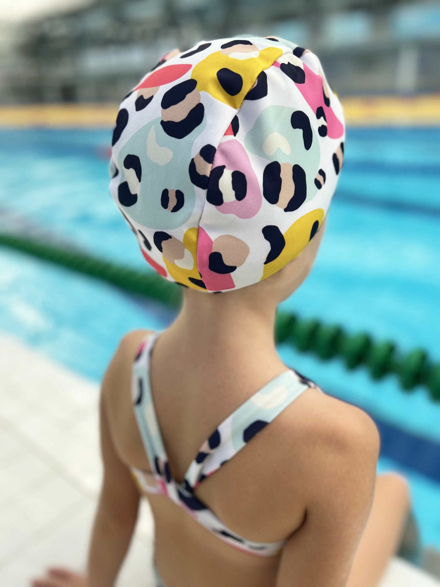 Шапочка детская для девочки, для бассейна и плавания от бренда CAPITANIA