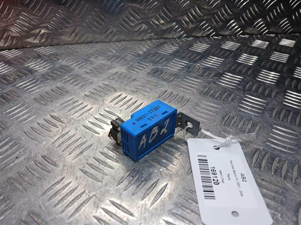 Реле Б/У для Hyundai MATRIX I (2001—2005) 9683117000