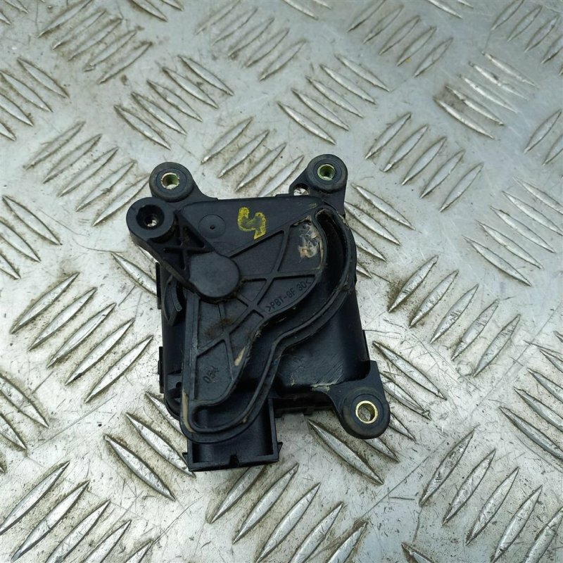 Б/У Моторчик заслонки печки Audi A6 C5 / Ауди A6 C5 2.7 AZA 230Л.С. 2001