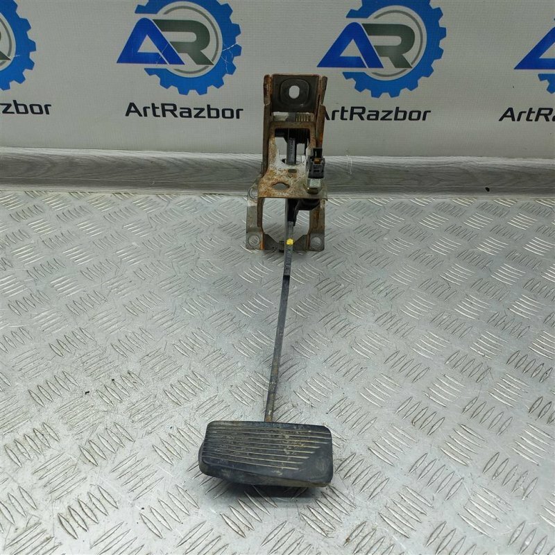Б/У Педаль тормоза Mazda Demio 1 DW3W / Мазда Демио 1 DW3W 1.3 1999