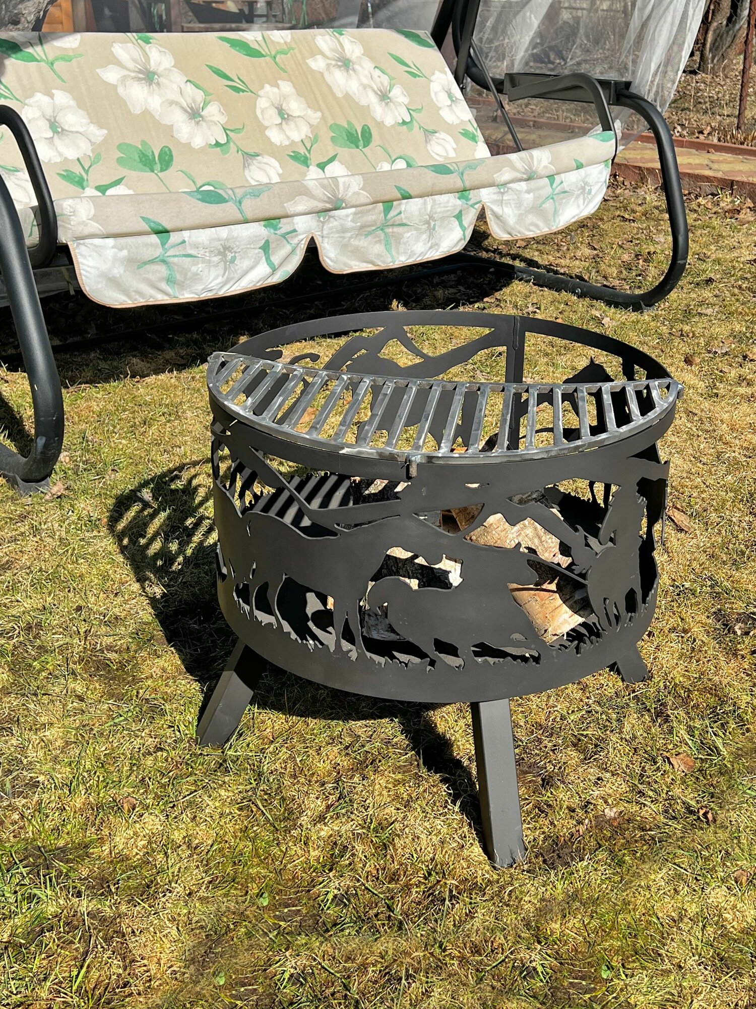 Костровая чаша Кони+Решетка гриль 60 см 0,3 см