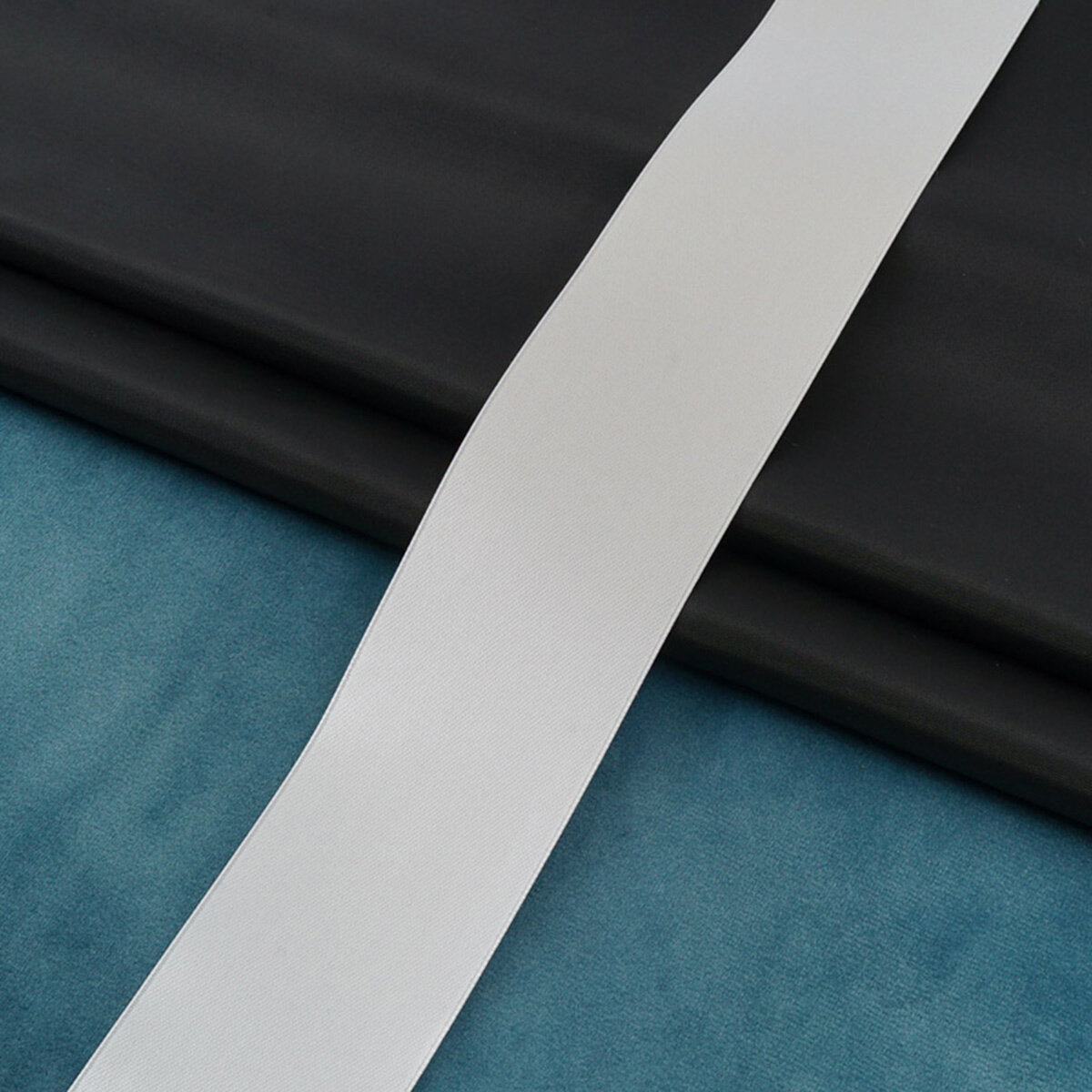 6102-0016 Лента атласная двусторонняя 50мм*22,86м (C1188 серебристый), 22.86 м