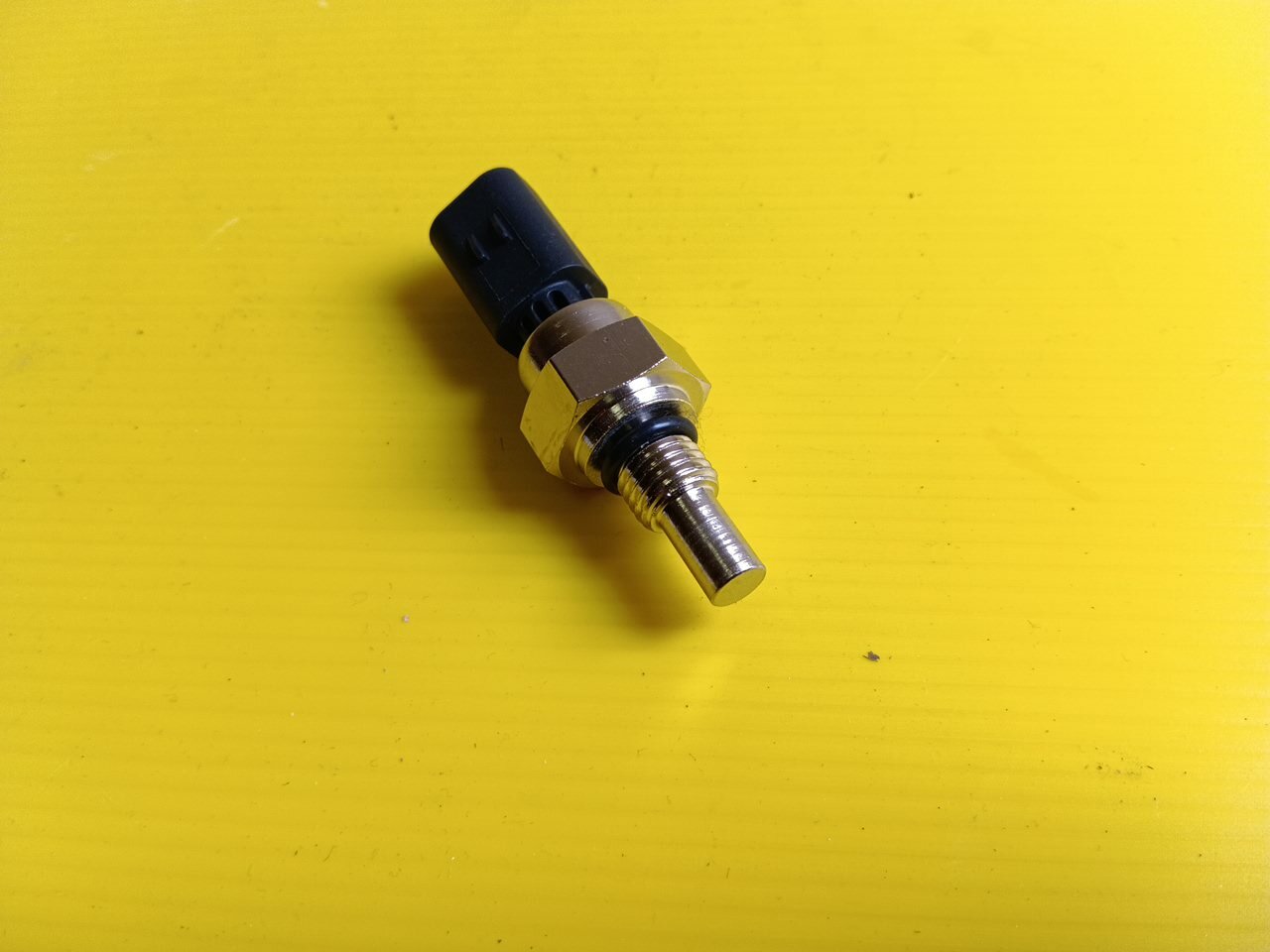 John Deere Датчик температуры топлива RE538127