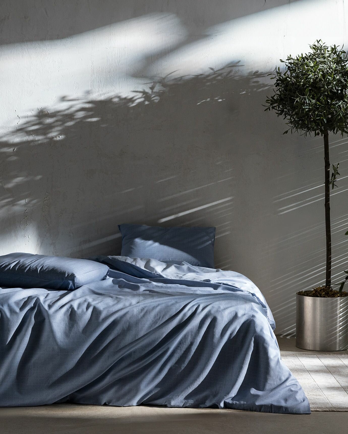 Постельное белье семейное. 2 пододеяльника 160х220 + 2 наволочки 50х70 + простынь 240х260. Цвет: Синий