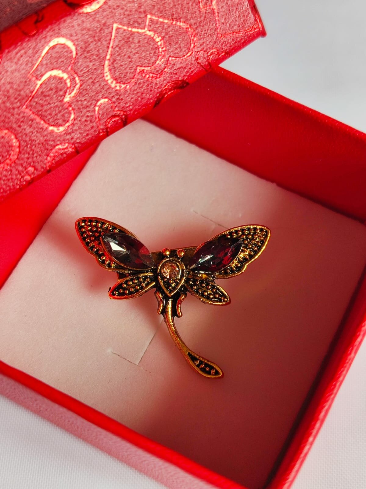 Брошь, стразы