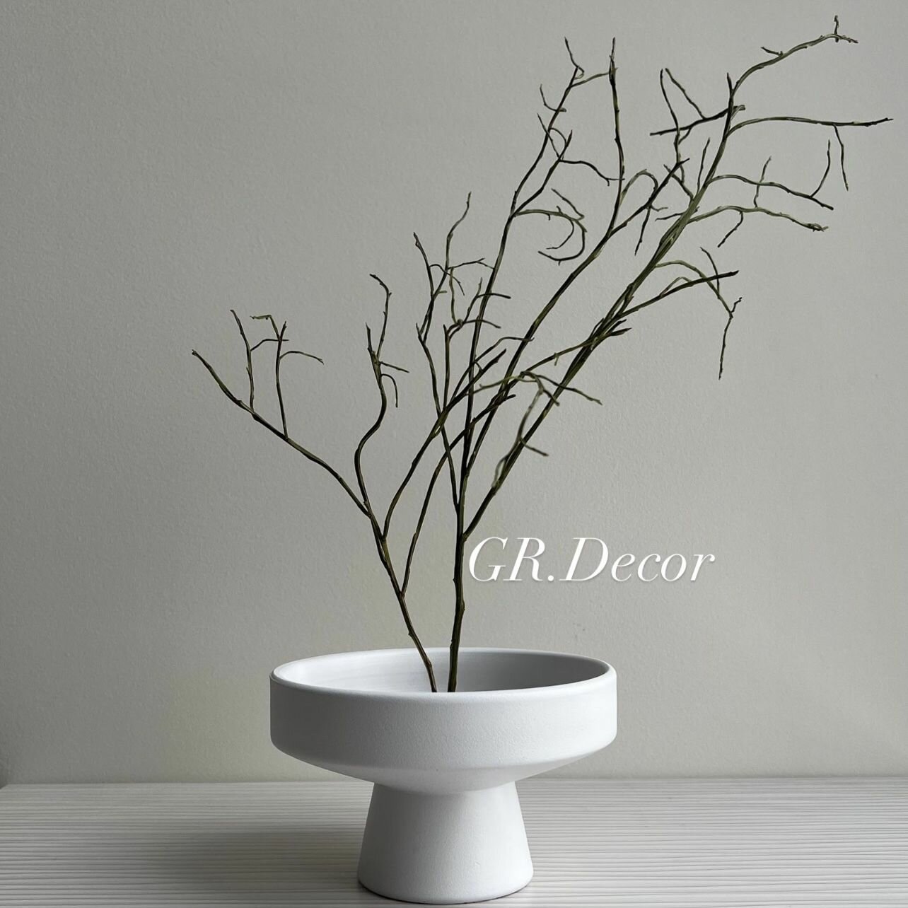 Элегантная керамическая ваза для кензана – стильное решение для икебаны и цветочных композиций в любом интерьере